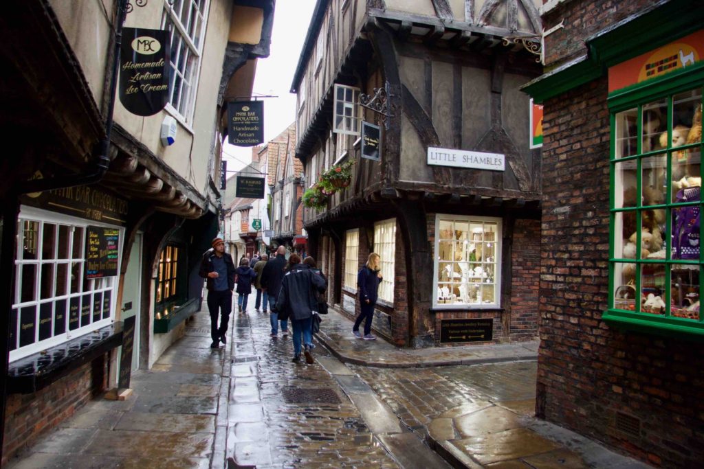 This Amazingly Preserved Medieval Street in England is Like a Living ...