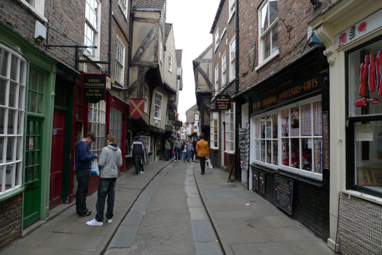 This Amazingly Preserved Medieval Street in England is Like a Living ...